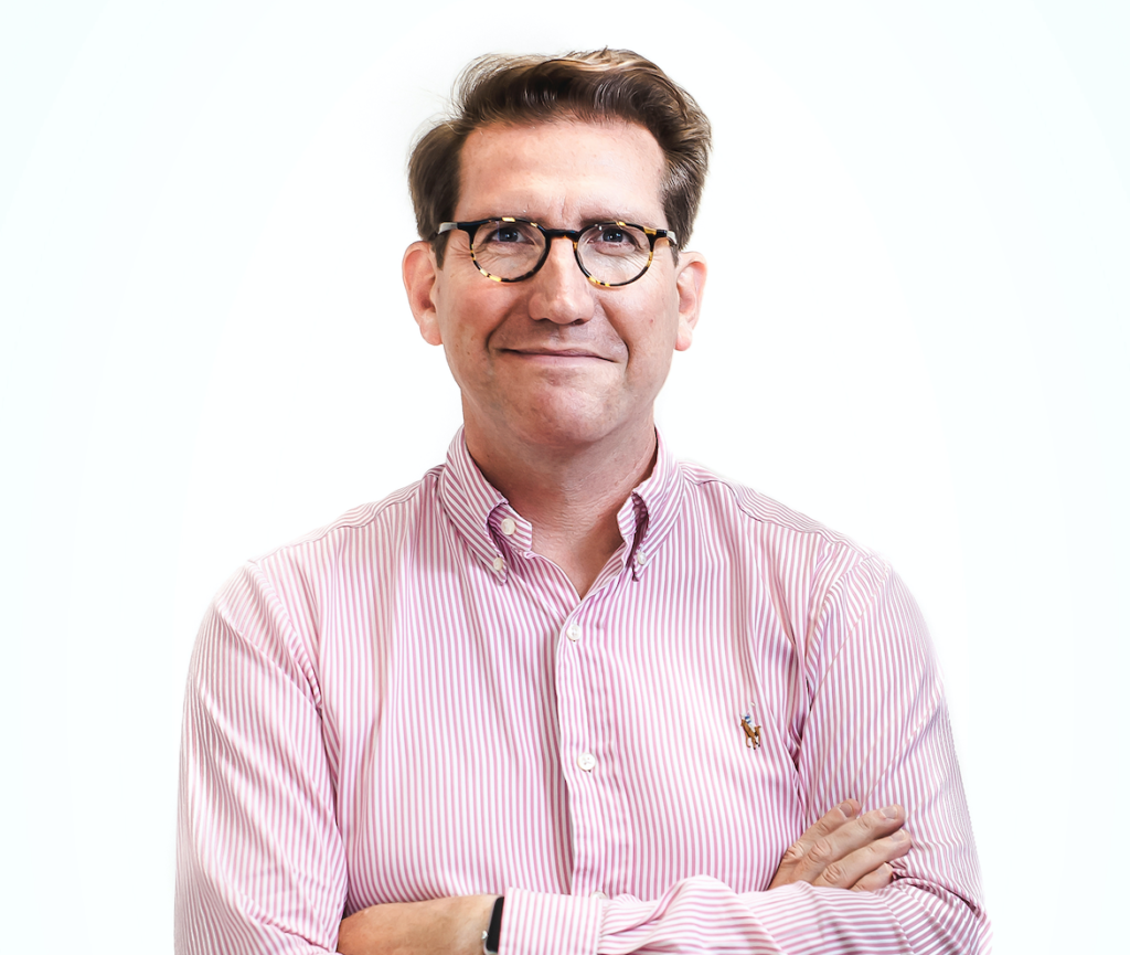 Emmanuel Mounier, Président Fondateur d’UNIQUE HERITAGE MEDIA, prend le ...